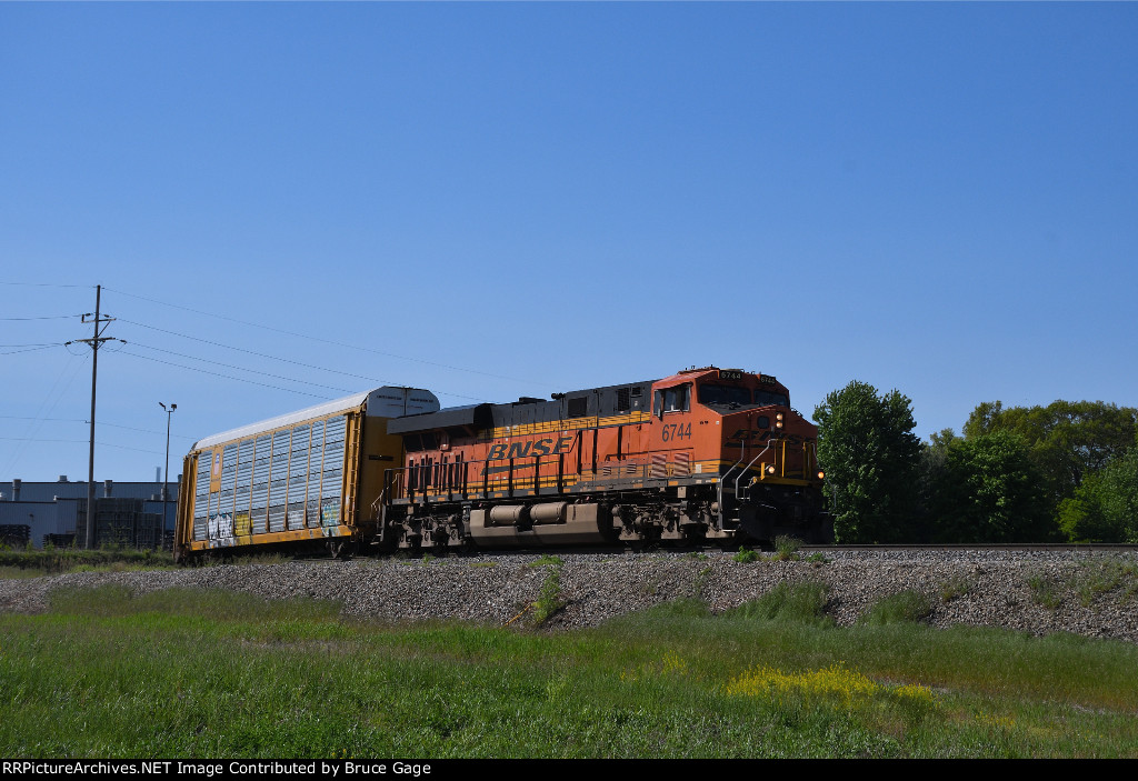 BNSF 6744